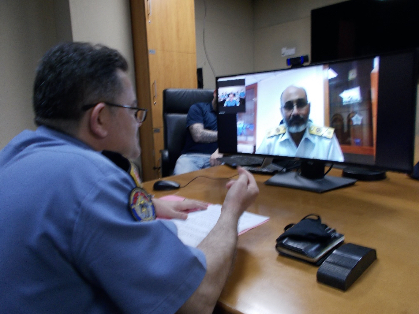 Turkish and Pakistani Admirals discuss CTF 151 change of command ...