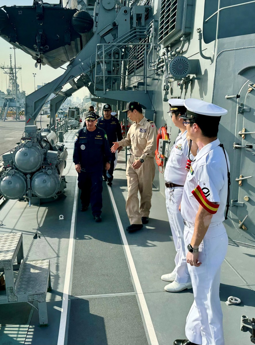 Crew of the Japanese Ship Sazanami meet with Staff Officers of Combined ...
